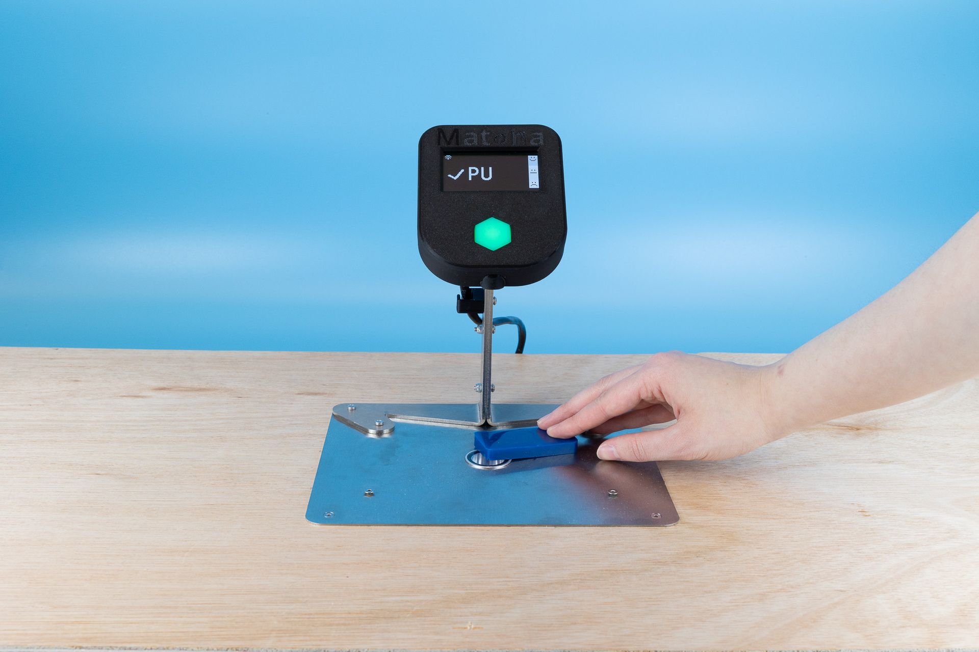 Plastics material identification devices